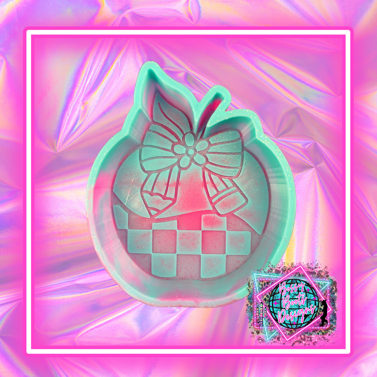 Retro Checkered Apple – BossyBootsDesigns