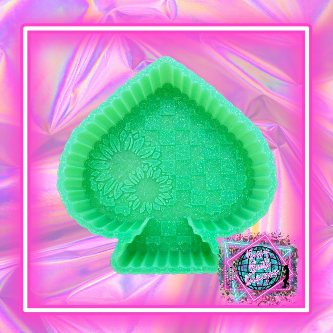 Floral Checkered Spade (Exclusive) – BossyBootsDesigns