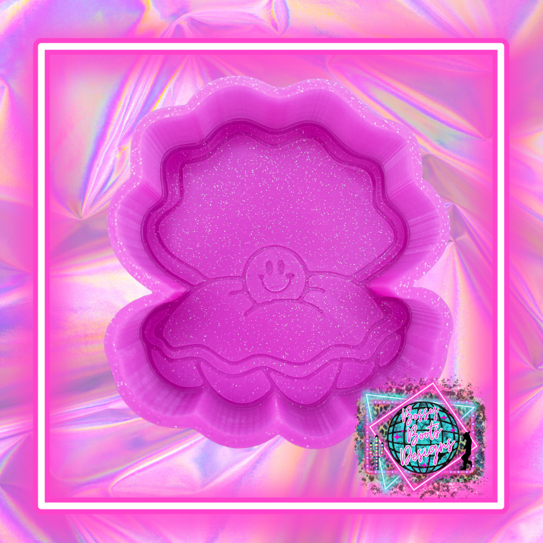 Smiley Clam (Exclusive) – BossyBootsDesigns