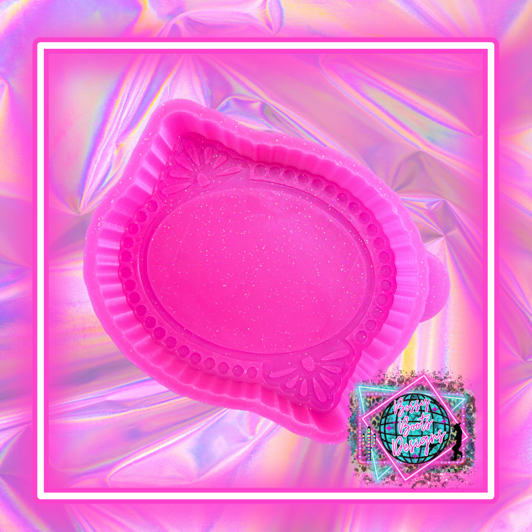 Western Oval Frame – BossyBootsDesigns